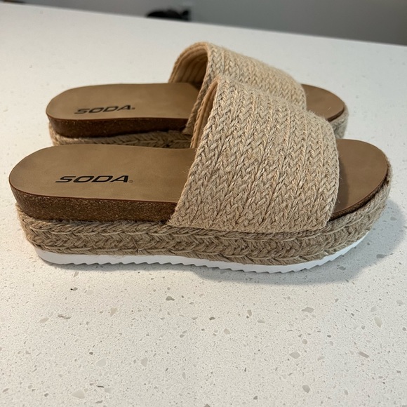 Soda | Shoes | Beige Platform Jute Sandal Size 6 | Poshmark